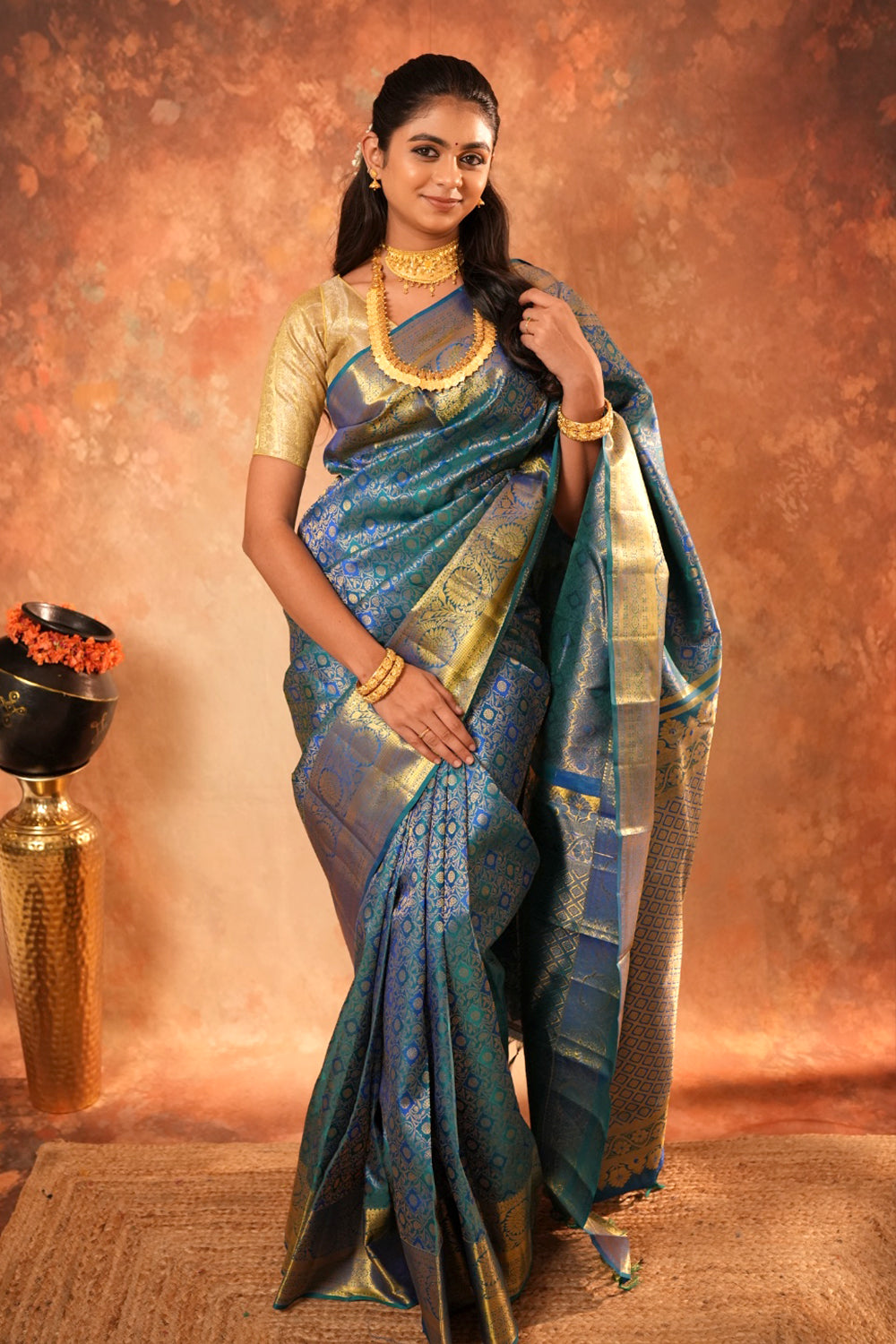 Rajmahal silks | Silk saree shops in Madurai, Tamil Nadu – Rajmahal ...